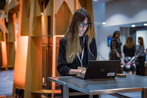 Sustainable events in hotels. Cardboard design for IDB Invest - Cartonlab