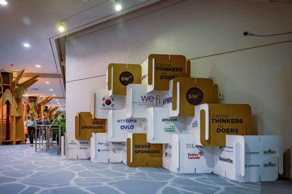 Sustainable events in hotels. Cardboard design for IDB Invest - Cartonlab
