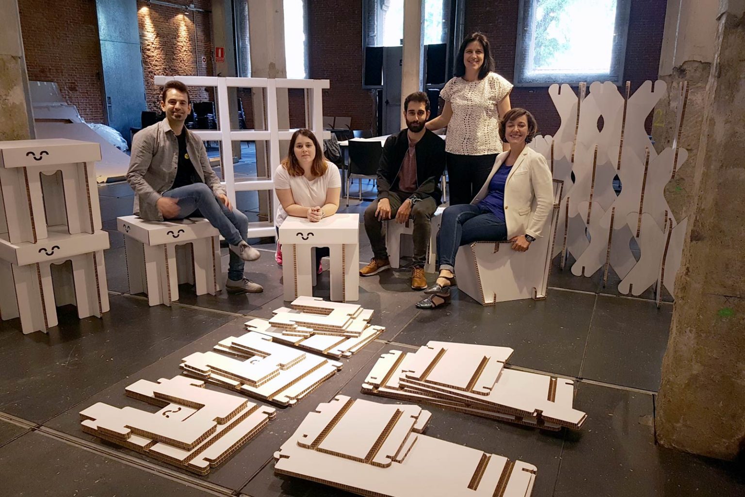 Love Cartón. Jornadas técnicas de diseño con cartón