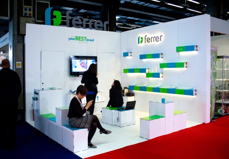 Stands para ferias de salud - Diseño en cartón para Banook Group