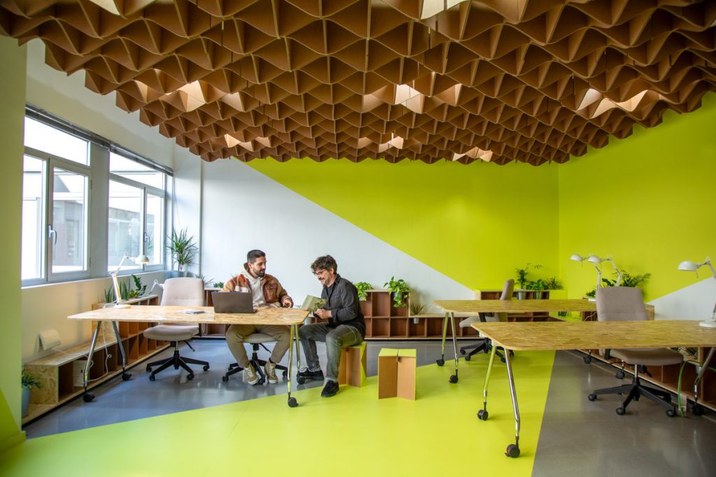 Tipos de cartón y cómo diseñar con ellos. La guía definitiva.